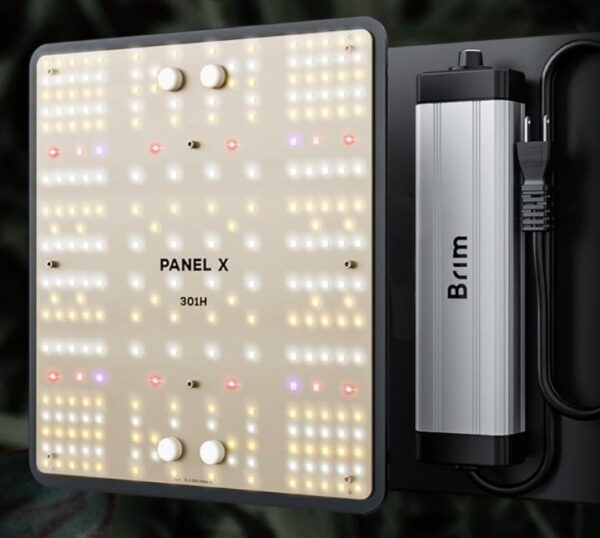 BRIM PANEL Xを徹底レビュー!取り付け例や気になる照度も解説